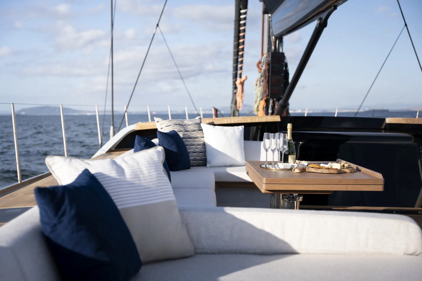 Yacht KIBOKO 4, Southern Wind | CHARTERWORLD Luxury Superyacht Charters